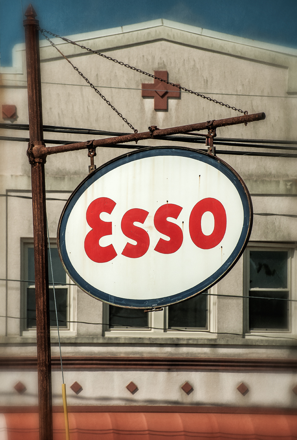 Esso Sign – Dan Routh Photography