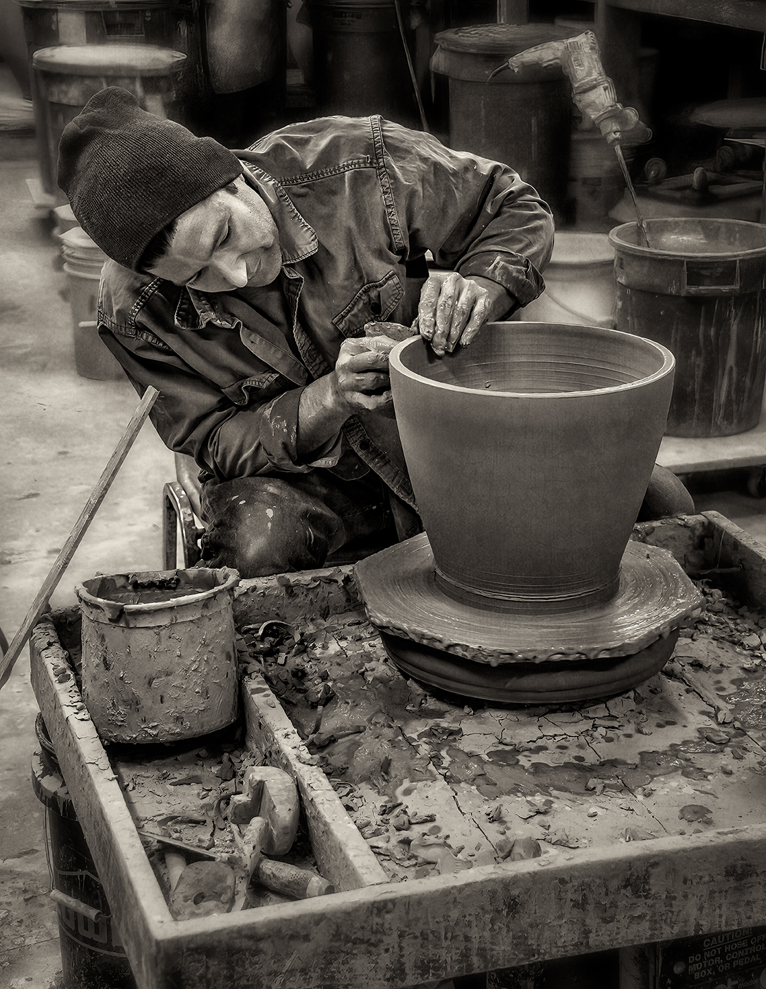 Turning a Big Pot – Dan Routh Photography
